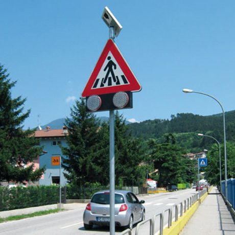 Electronic Traffic Signs : Traffic Signs with LED Box